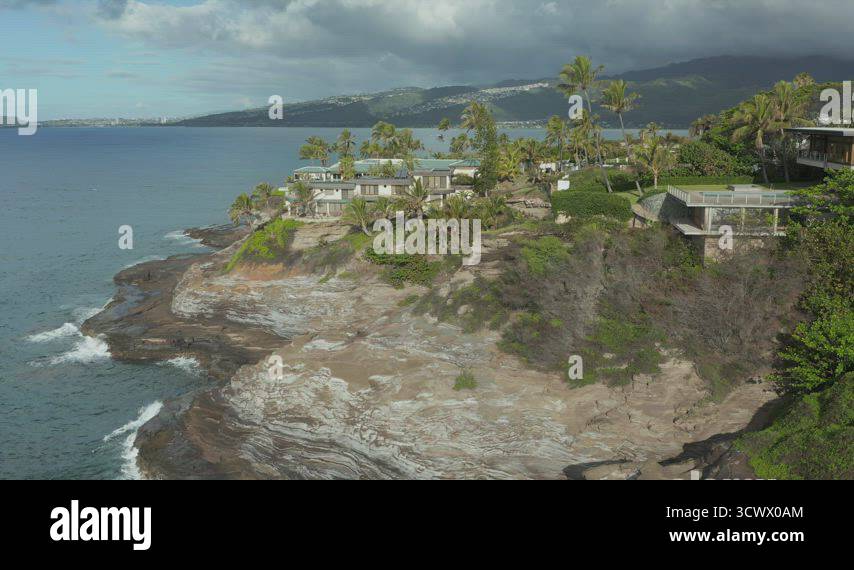 Aerial view of luxury housing at Portlock spitting cave near Waikiki on ...