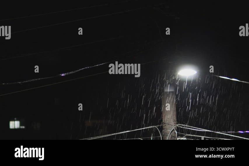Light strikes Stock Videos & Footage - HD and 4K Video Clips - Alamy
