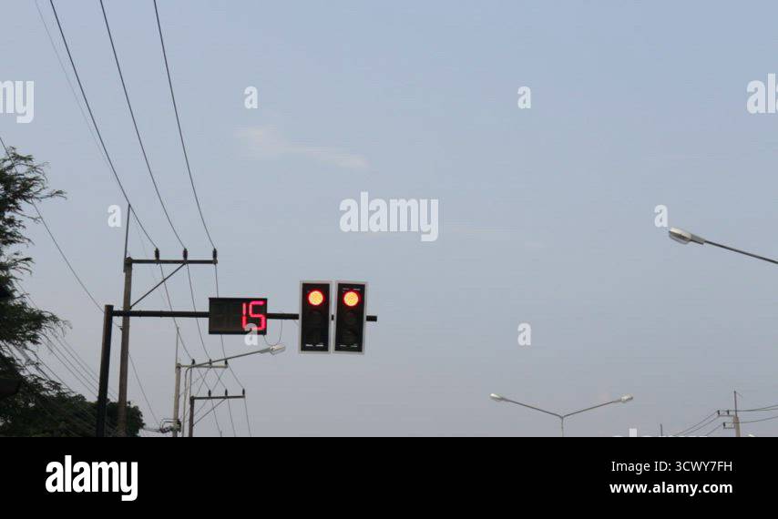 Countdown red light traffic signal Stock Video Footage - Alamy