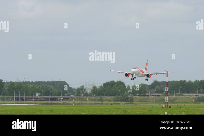Easyjet flight airbus a319 Stock Videos & Footage - HD and 4K Video ...