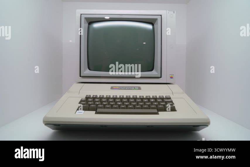 Old apple ii Stock Videos & Footage - HD and 4K Video Clips - Alamy