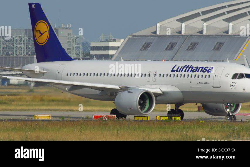 Airbus 320 turbine Stock Videos & Footage - HD and 4K Video Clips - Alamy