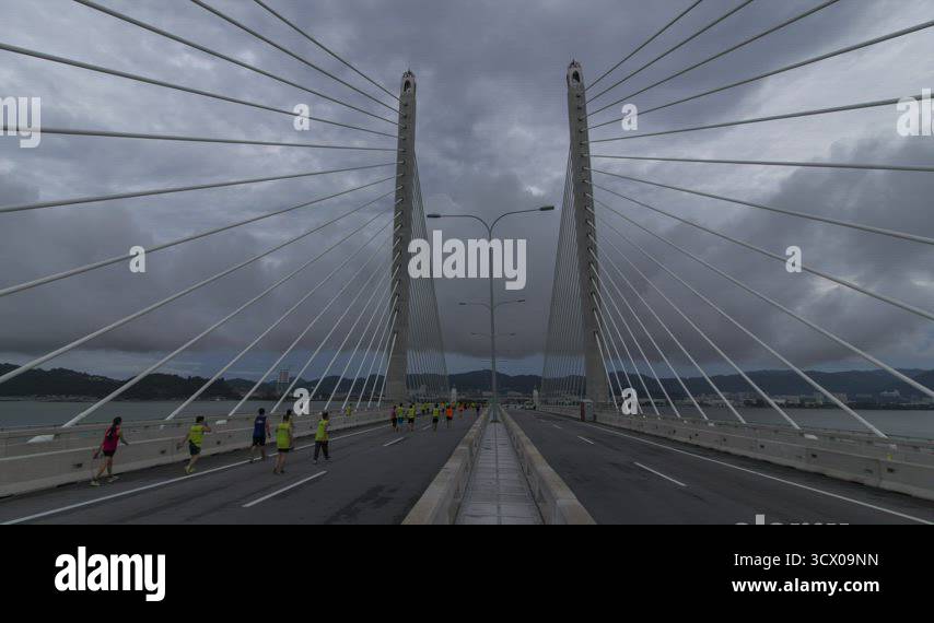 Sultan Abdul Halim Muadzam Shah Bridge Marathon Stock Video Footage - Alamy