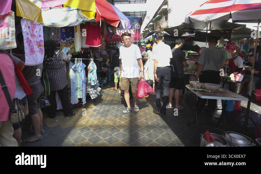 Crowd outdoor market Stock Videos & Footage - HD and 4K Video Clips - Alamy
