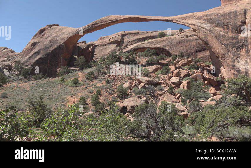 Landscape Arch is one of the major arches on the Devils Garden trail ...