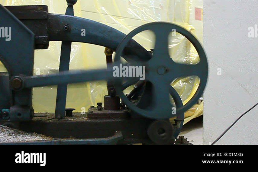 Hacksaw metal cutting Stock Videos & Footage - HD and 4K Video Clips ...