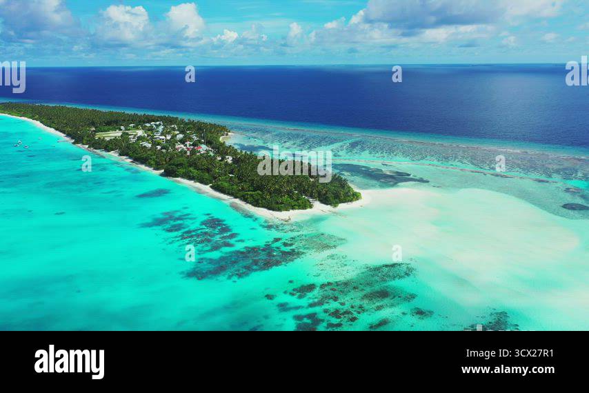 Natural overhead copy space shot of a white sandy paradise beach and ...