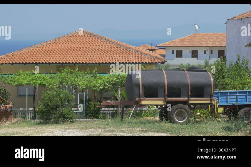 House tank Stock Videos & Footage - HD and 4K Video Clips - Alamy