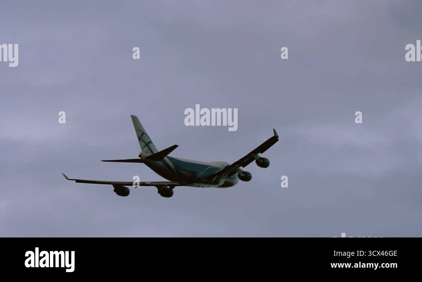 Boeing 747 flying away after takeoff Stock Video Footage - Alamy