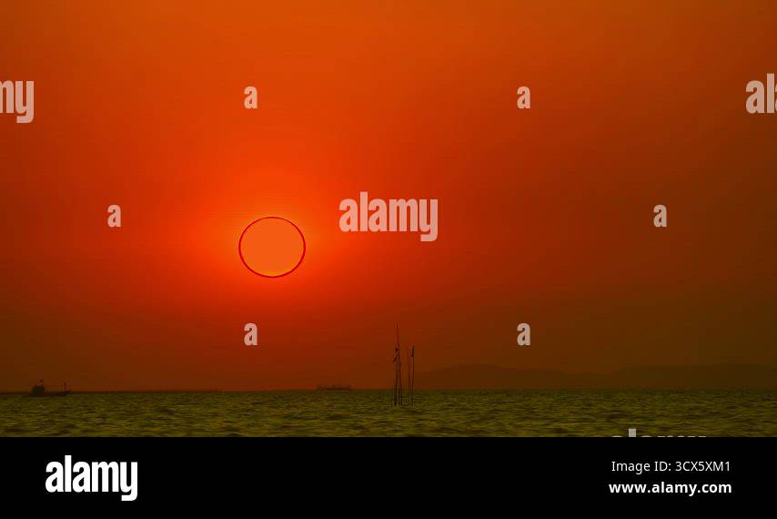Total lunar eclipses Stock Videos & Footage - HD and 4K Video Clips - Alamy