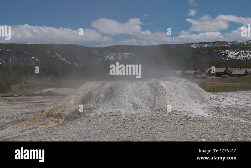 Boiling water bubbler Geyser. Active geyser with major eruptions ...