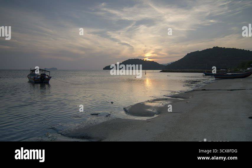 Sunset permatang damar laut Stock Videos & Footage - HD and 4K Video ...