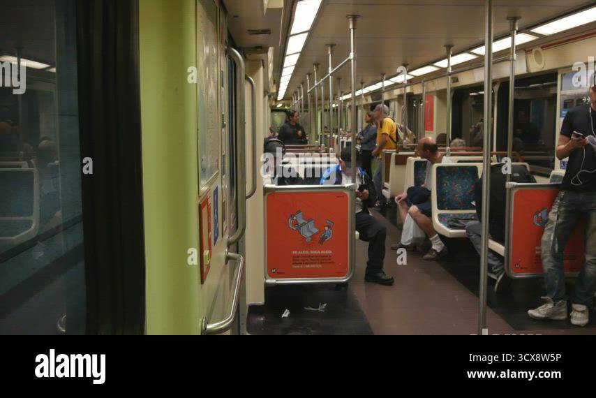 LOS ANGELES, CALIFORNIA, USA - 7 NOV 2019: Metro Rail transportation ...