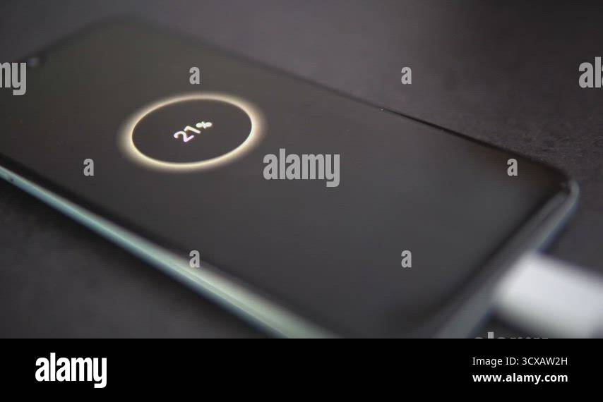 Charging Battery Symbol Blinking and Recharging Stock Video Footage - Alamy