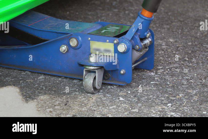 Jack lift Stock Videos & Footage - HD and 4K Video Clips - Alamy