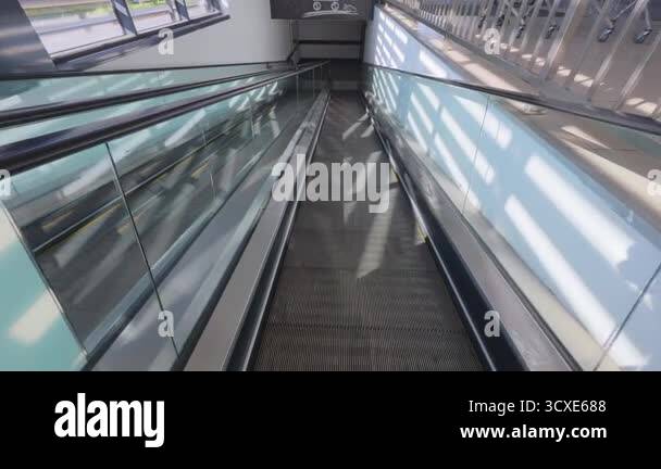 Moving walkway in shopping Stock Videos & Footage - HD and 4K Video ...