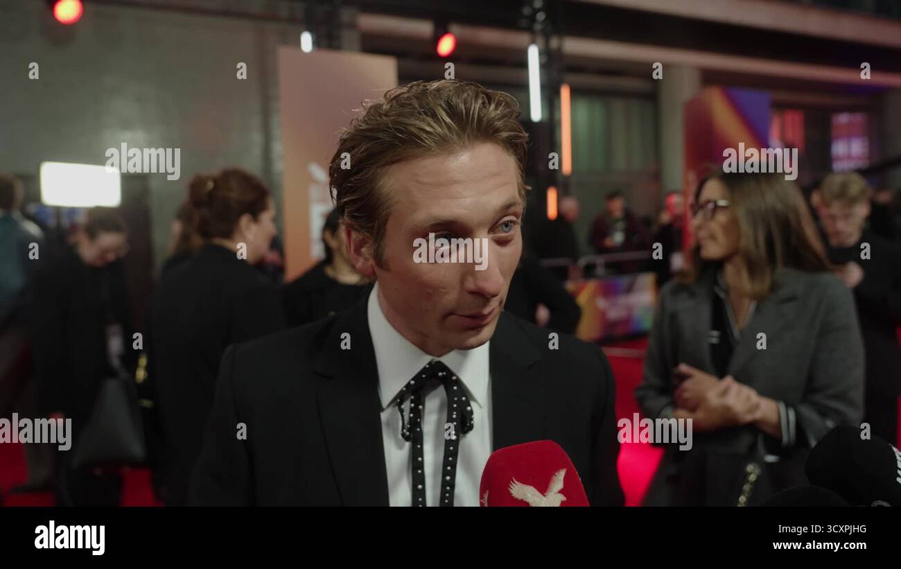 Jeremy Allen White and the cast of Springsteen arrive at the London ...