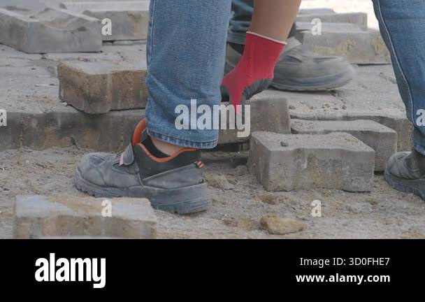 Workers laying bricks on construction Stock Videos & Footage - HD and ...