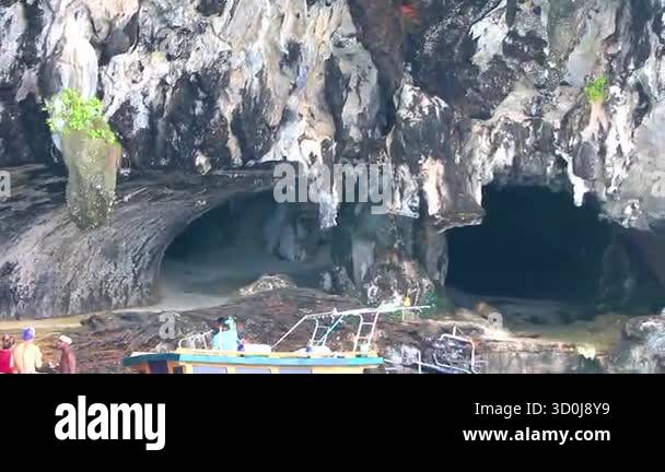 Takua Thung Phang Nga Thailand 12. June 2018 Limestone rock rocks cliff ...