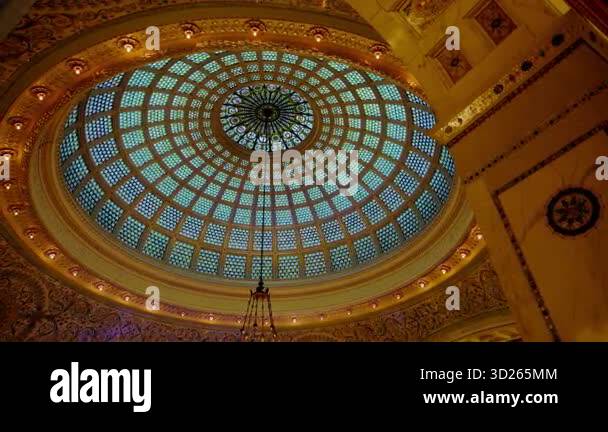Tiffany Dome in Chicago Cultural Center, famous landmark in Chicago ...