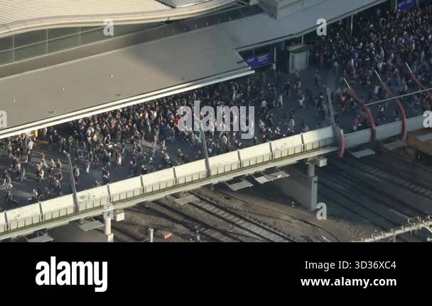 Large crowd gathered train Stock Videos & Footage - HD and 4K Video ...