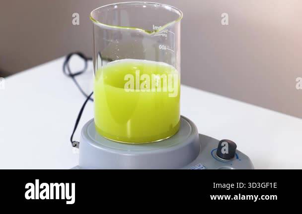 Chemical reaction changing color over time Stock Video Footage - Alamy