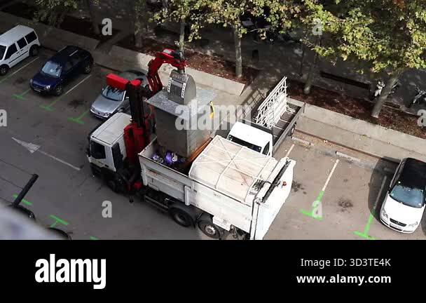 Waste management truck barcelona Stock Videos & Footage - HD and 4K ...