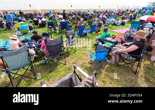 Crowd seated Stock Videos & Footage - HD and 4K Video Clips - Alamy
