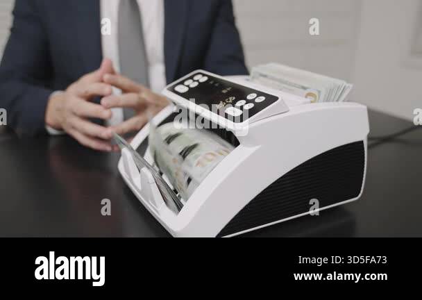 Money counter. Money counting machine. Electronic money counter ...