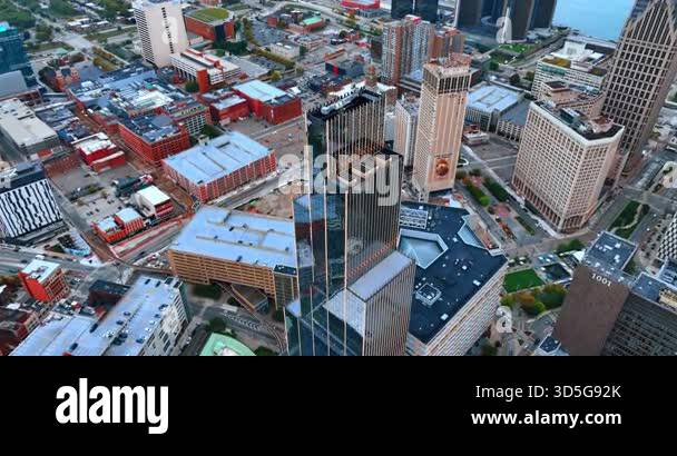 Detroit, USA, 28 July 2025: Flying over the Hudson's Detroit building ...