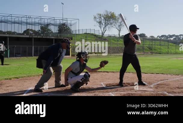 Umpire signals Stock Videos & Footage - HD and 4K Video Clips - Alamy