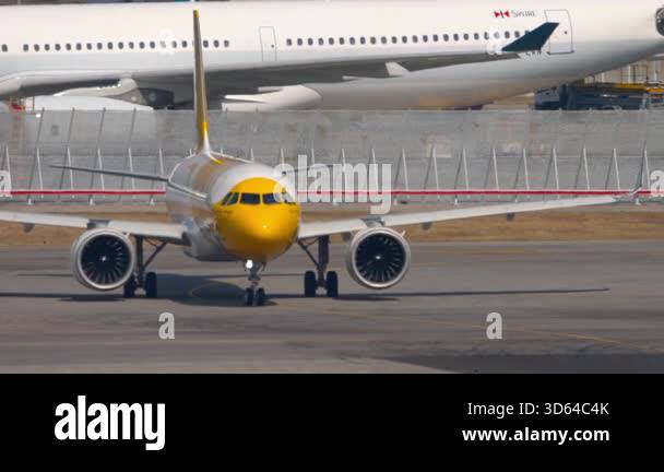HONG KONG - NOVEMBER 10, 2019: Carrier Airbus A320, 9V-TNB of Scoot ...
