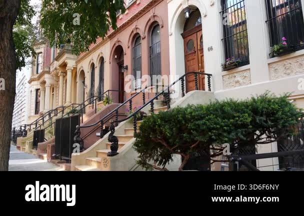 New York City townhouse buildings, brownstone row houses in Manhattan ...