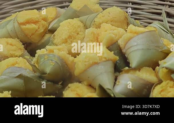 Steaming hot toddy palm cakes with a delicious golden color, gently ...