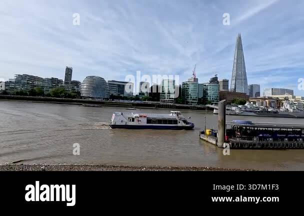 Views along thames river Stock Videos & Footage - HD and 4K Video Clips ...