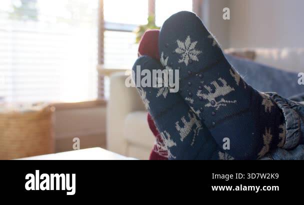 Wiggling toes Stock Videos & Footage - HD and 4K Video Clips - Alamy