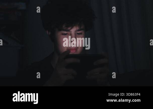 Irritated player reacts badly, Evening gaming causes visible ...