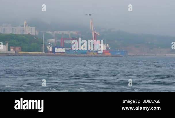 Vessel mounted crane Stock Videos & Footage - HD and 4K Video Clips - Alamy