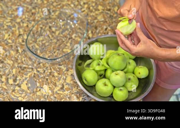 Focused on apples Stock Videos & Footage - HD and 4K Video Clips - Alamy