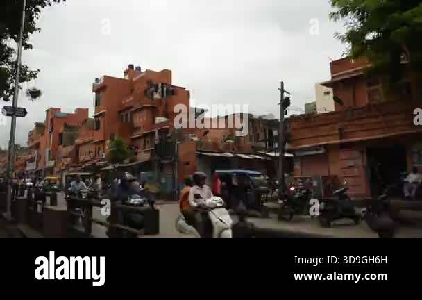 JAIPUR, INDIA 11 AUGUST 2019 : Crowd of tourists from all over the ...