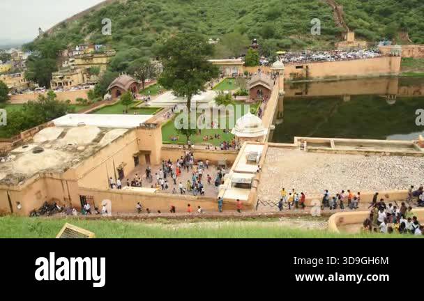 JAIPUR, INDIA 11 AUGUST 2019 : Crowd of tourists from all over the ...