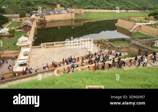 JAIPUR, INDIA 11 AUGUST 2019 : Crowd of tourists from all over the ...