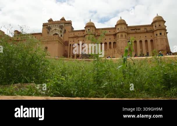 JAIPUR, INDIA 11 AUGUST 2019 : Crowd of tourists from all over the ...