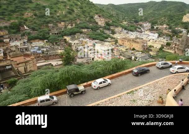 JAIPUR, INDIA 13 AUGUST 2019 : Busy traffic and people on road of ...
