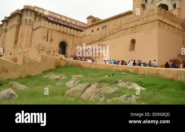 JAIPUR, INDIA 11 AUGUST 2019 : Crowd of tourists from all over the ...