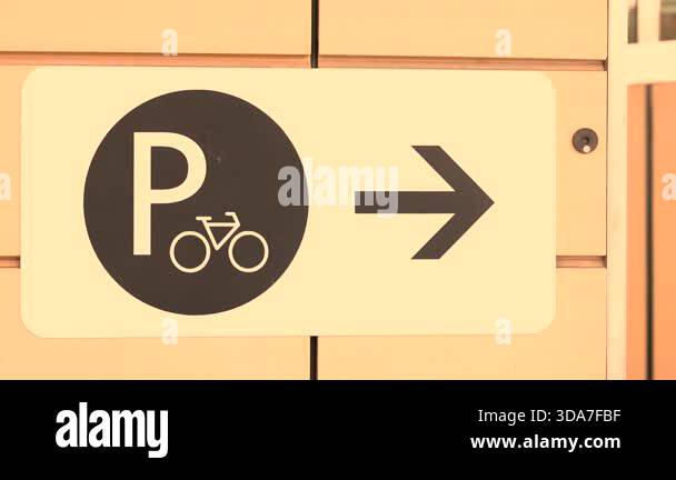 Cycling sign arrow Stock Videos & Footage - HD and 4K Video Clips - Alamy