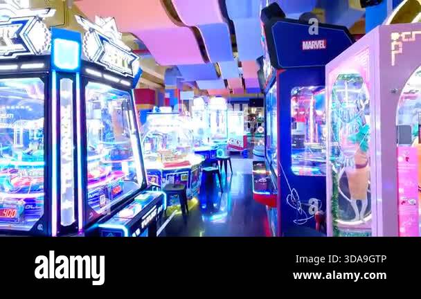 Bandung, 9 August 2025 - People are competing with each other to win ...