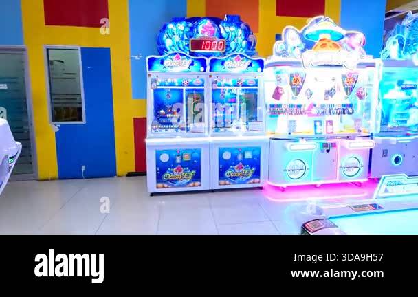 Bandung, 9 August 2025 - People are competing with each other to win ...