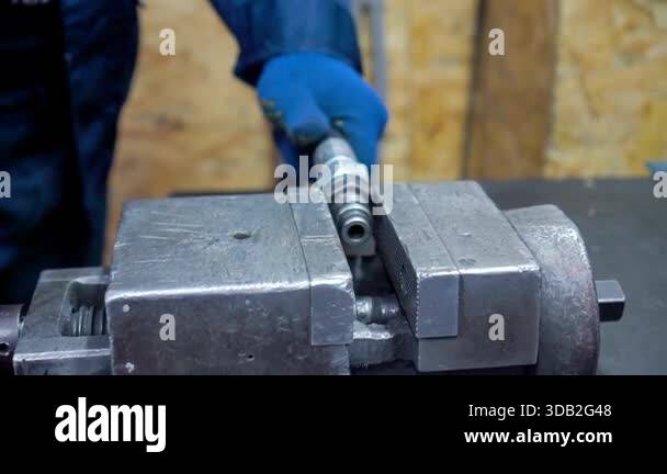 manufacturing hydraulic cylinders, step-by-step process, metal ...