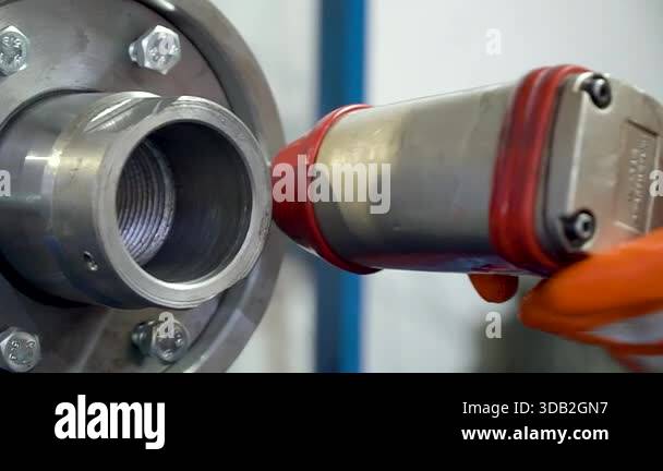 manufacturing hydraulic cylinders, step-by-step process, metal ...